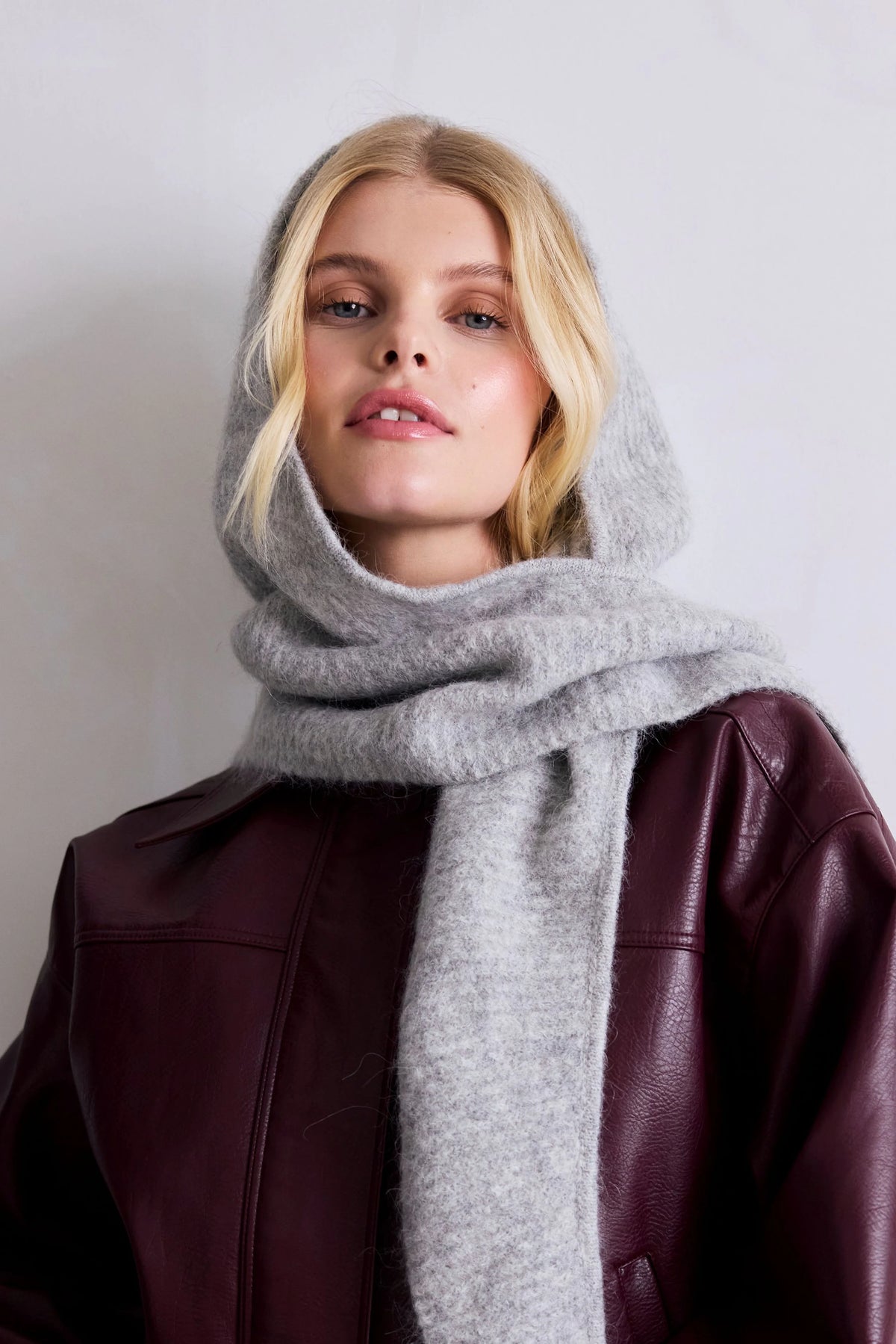 Arctic Fox & Co. Alpaca Hooded Scarf – Hazlewood